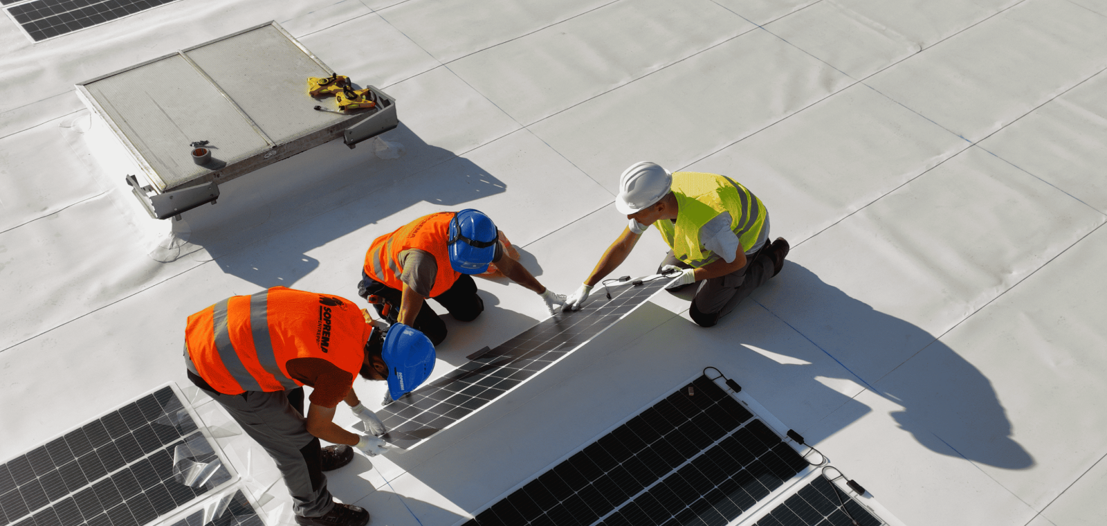 Comment solariser les toitures-terrasses existantes avec des solutions ...